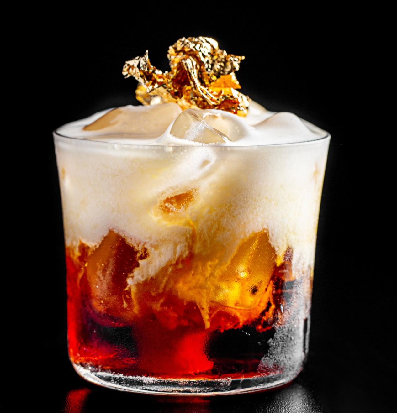 Alcoholic cocktail With Edible Gold – Edible Gold Leaf